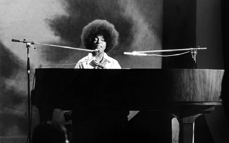 Roberta Flack: Howard Alum, Delta Soror - derrickhemphill.com